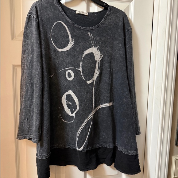 Jess & Jane | Tops | Jess Jane Abstract Black And Gray Long Sleeve Top ...